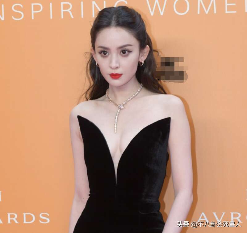 又一场红毯明争暗斗:舒淇的透视装,蒋勤勤的深V -6park.com